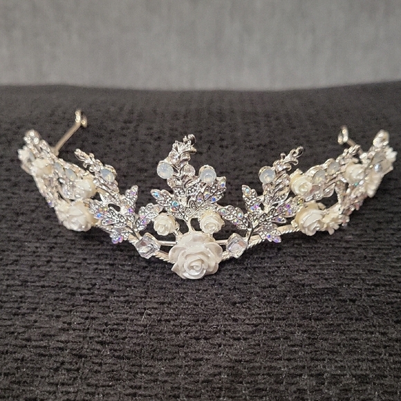 Bridal Tiara | Accessories | Elegant Floral Tiara With Crystal Accents ...